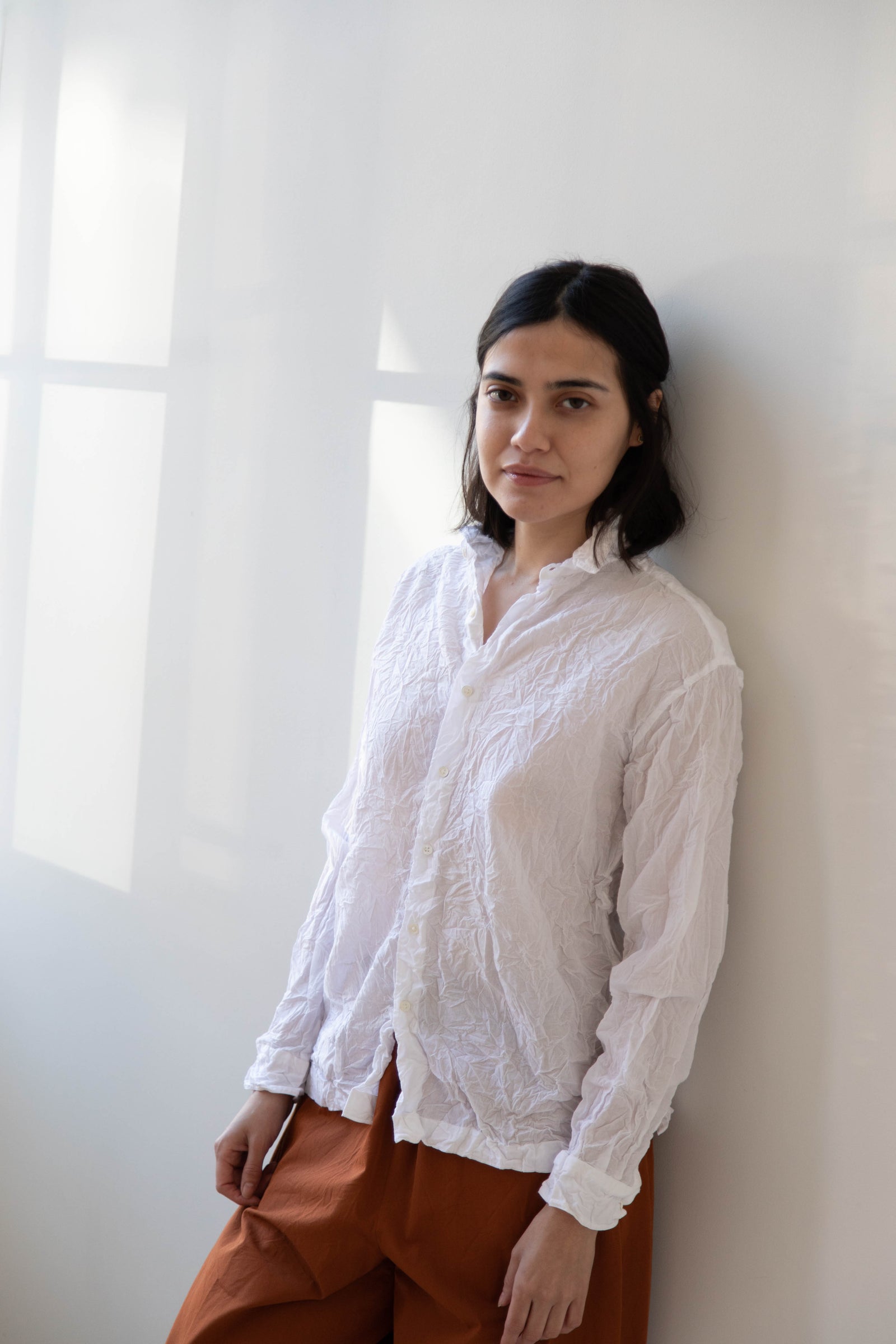 rennes — Vas-Y Lentement | Crinkle Button Up in White